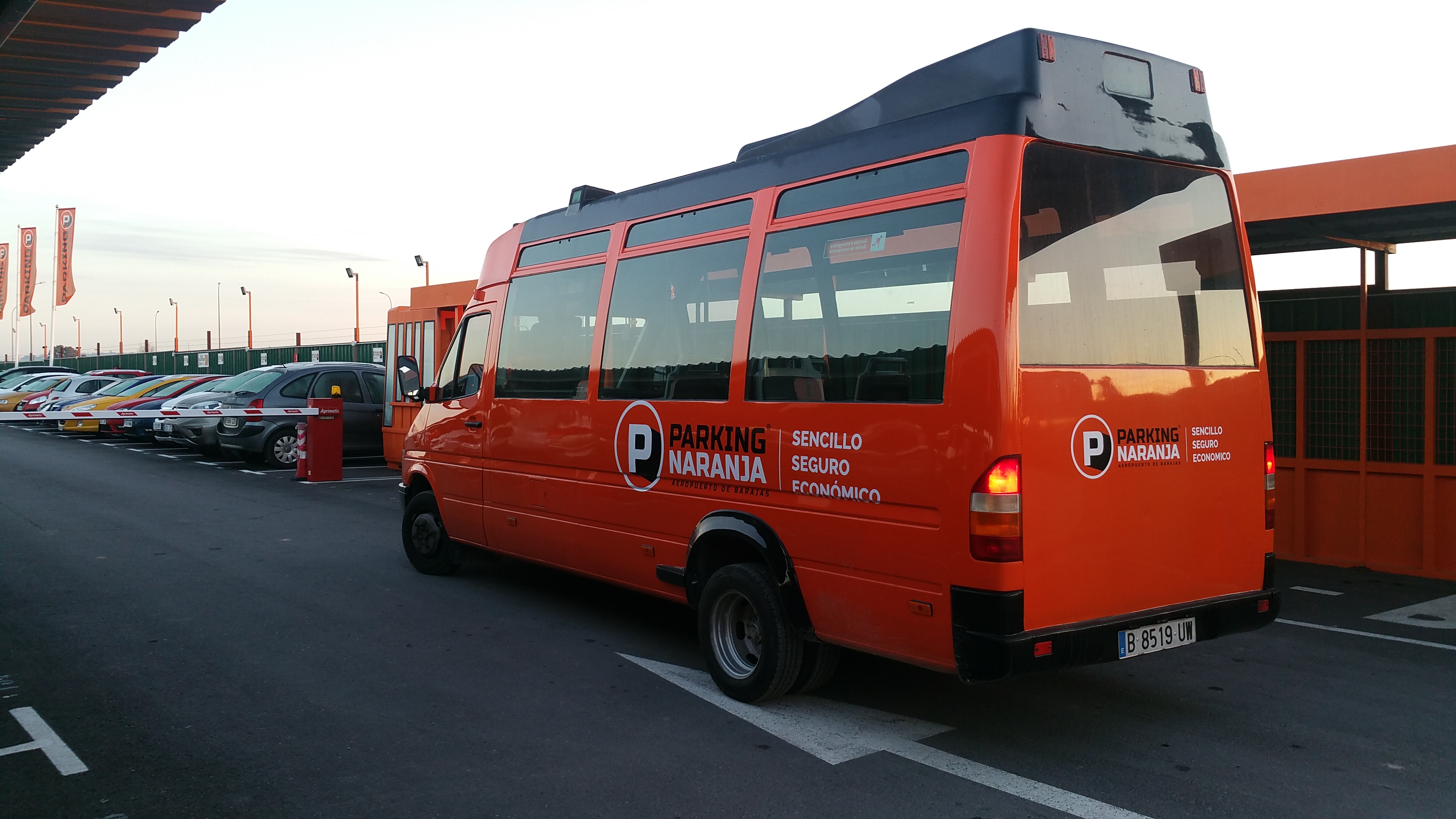 Microbus Inmediato aeropuerto Madrid - Parking del aeropuerto de Barajas